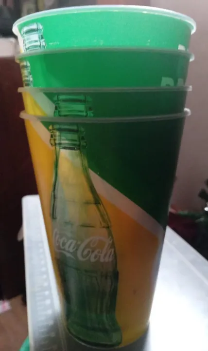 "copos de coca cola" no Brasil