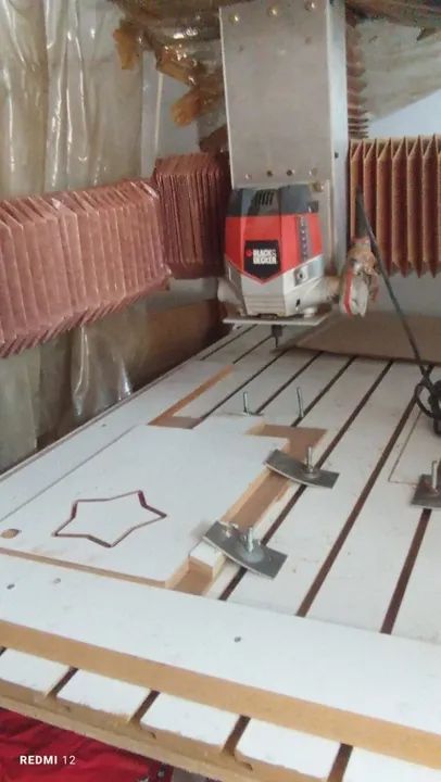 CNC ROUTER Robusta - pouco tempo de uso Bem estruturada - Máquinas para ...