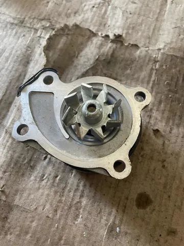 Bomba De Água (210106094r) Nissan Kicks - Carros, vans e utilitários ...