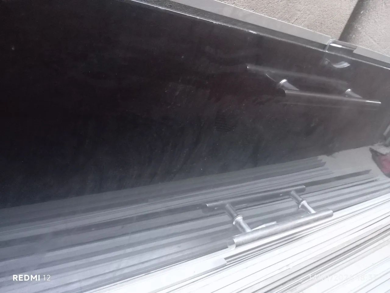 Porta de blindex 2,20x2,35 vidro fumê 4 folhas com puxador . Obs:divido ...