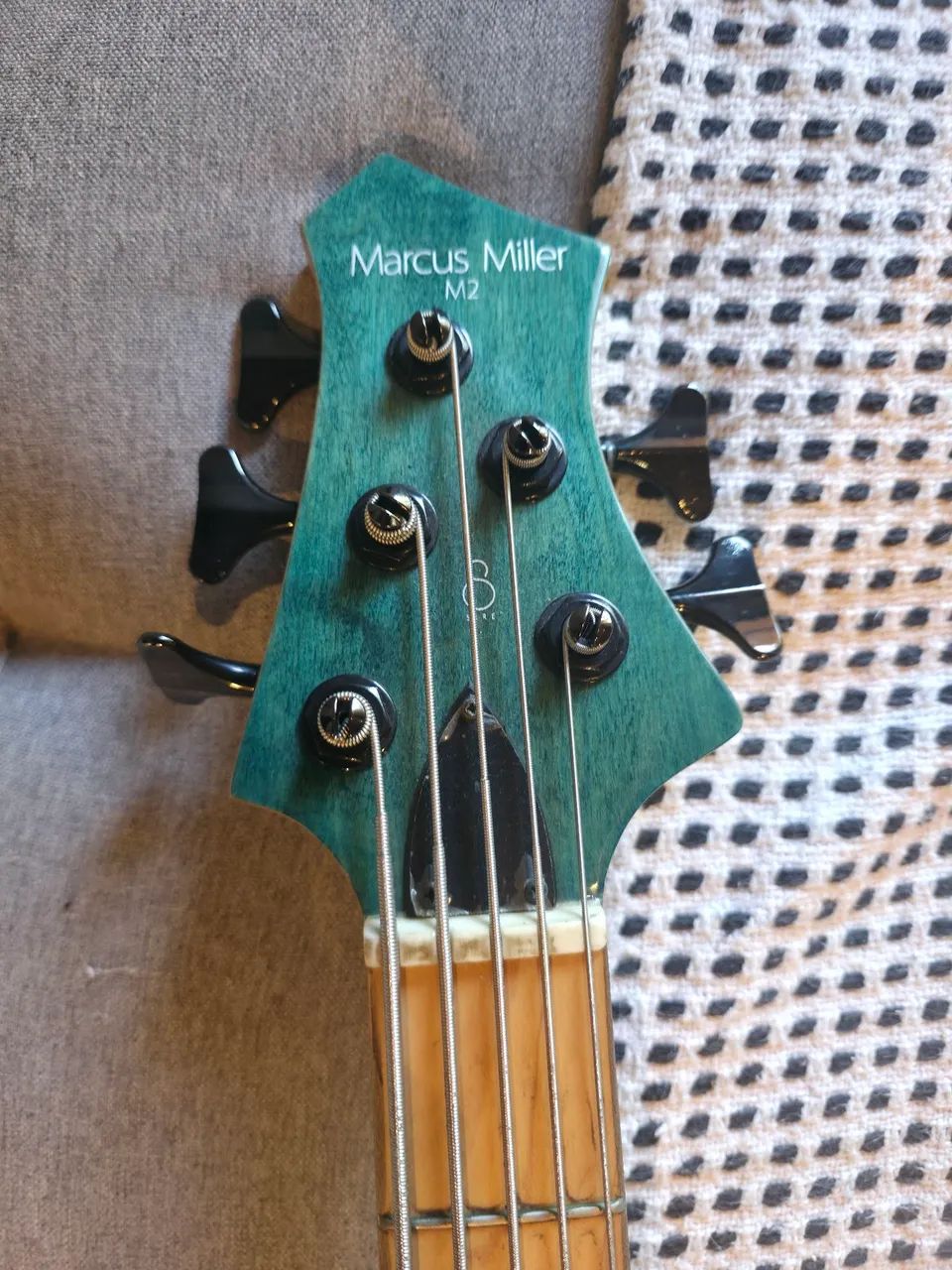 Baixo 5 Cordas Sire Marcus Miller M2 2nd geração - Instrumentos ...