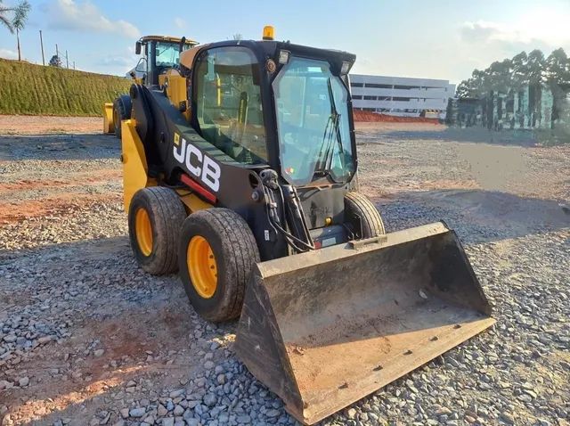Mini carregadeira jcb | +75 anúncios na OLX Brasil