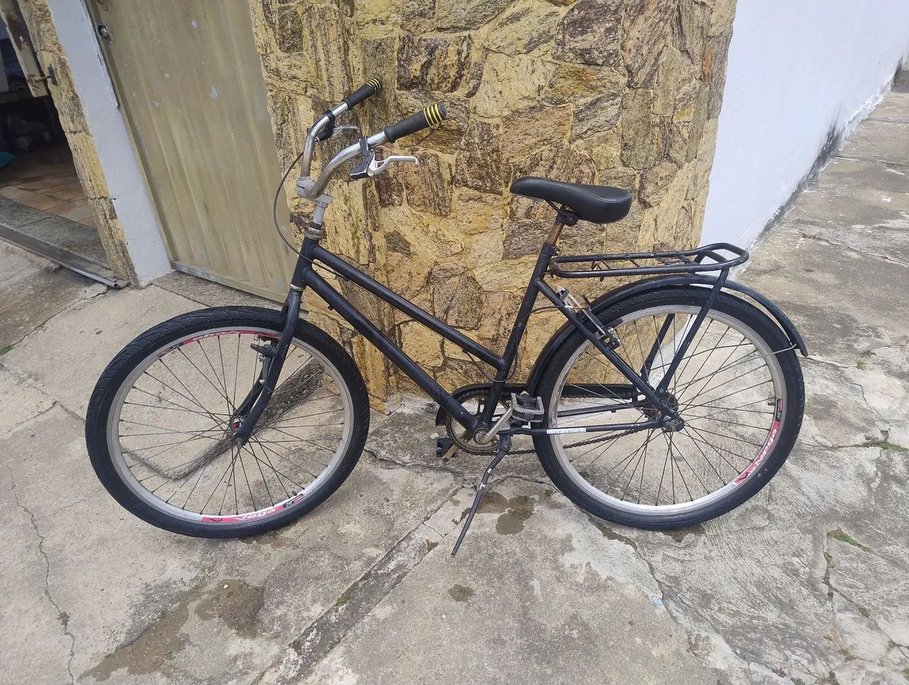 Vendo bicicleta poti, toda em roleman, barato para sai logo 350 reais ...
