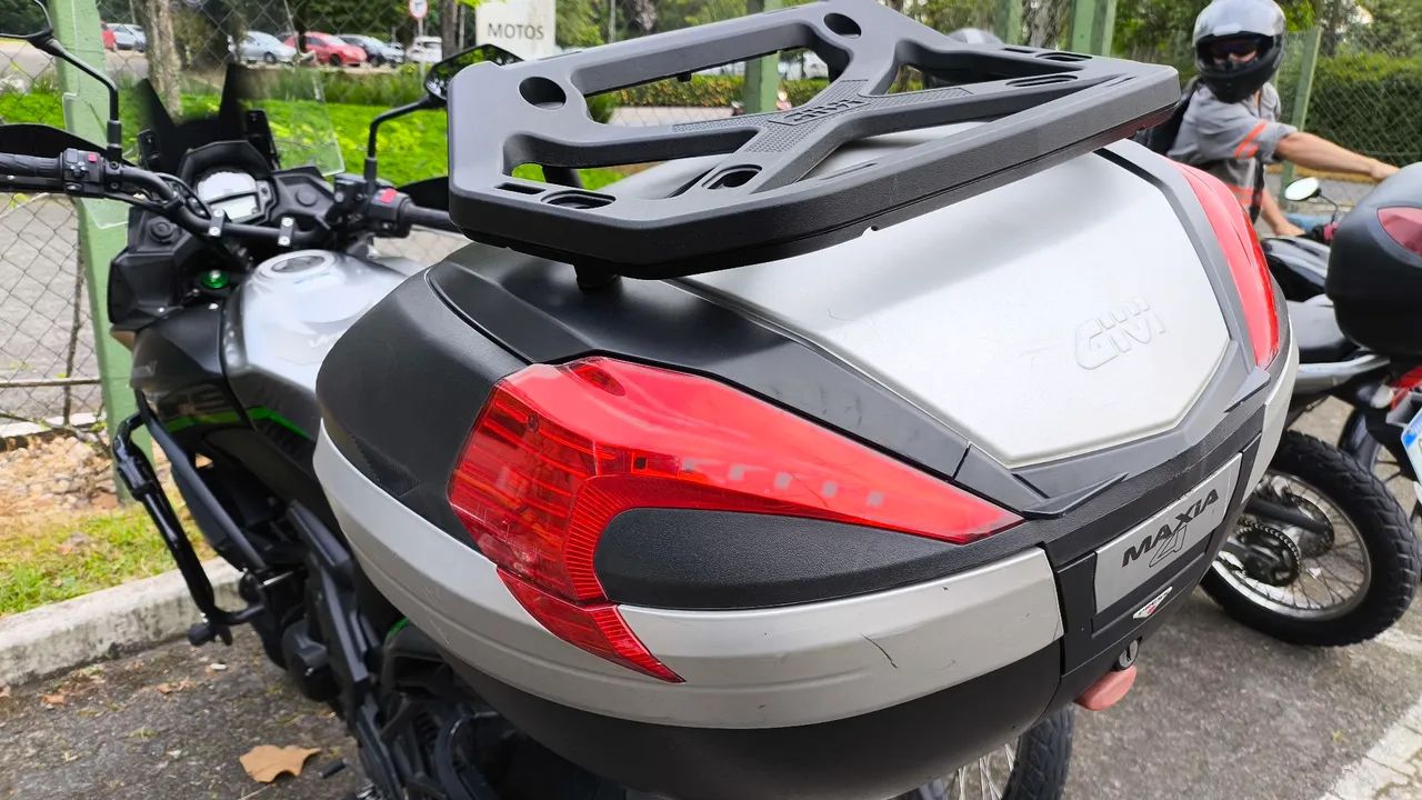 Baú Givi Maxia 4 V56 - Peças para motos - Bom Retiro, Joinville ...