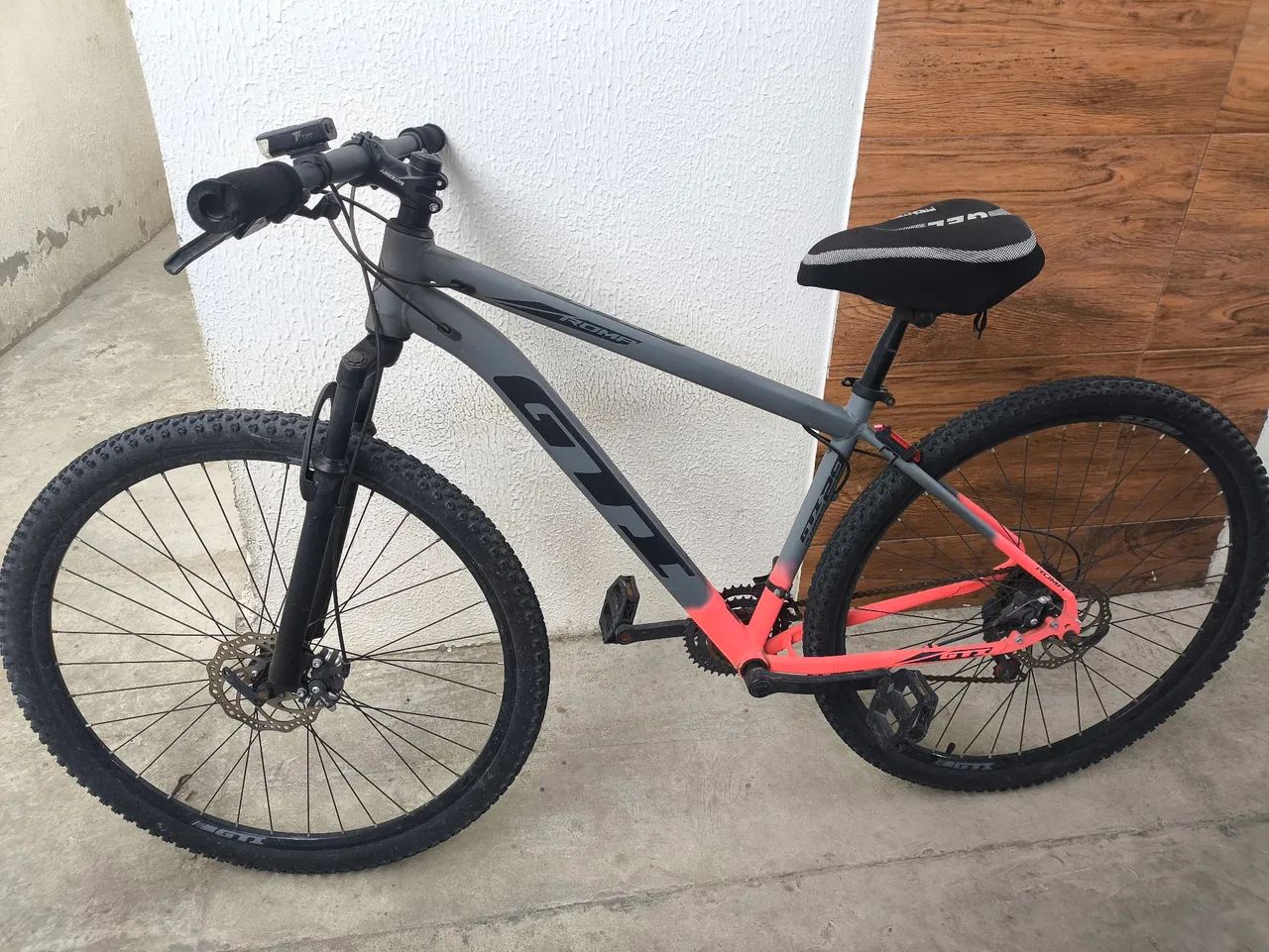 Bicicleta GTI aro 19. Quadro 17. Cor cinza com laranja. Usada ...