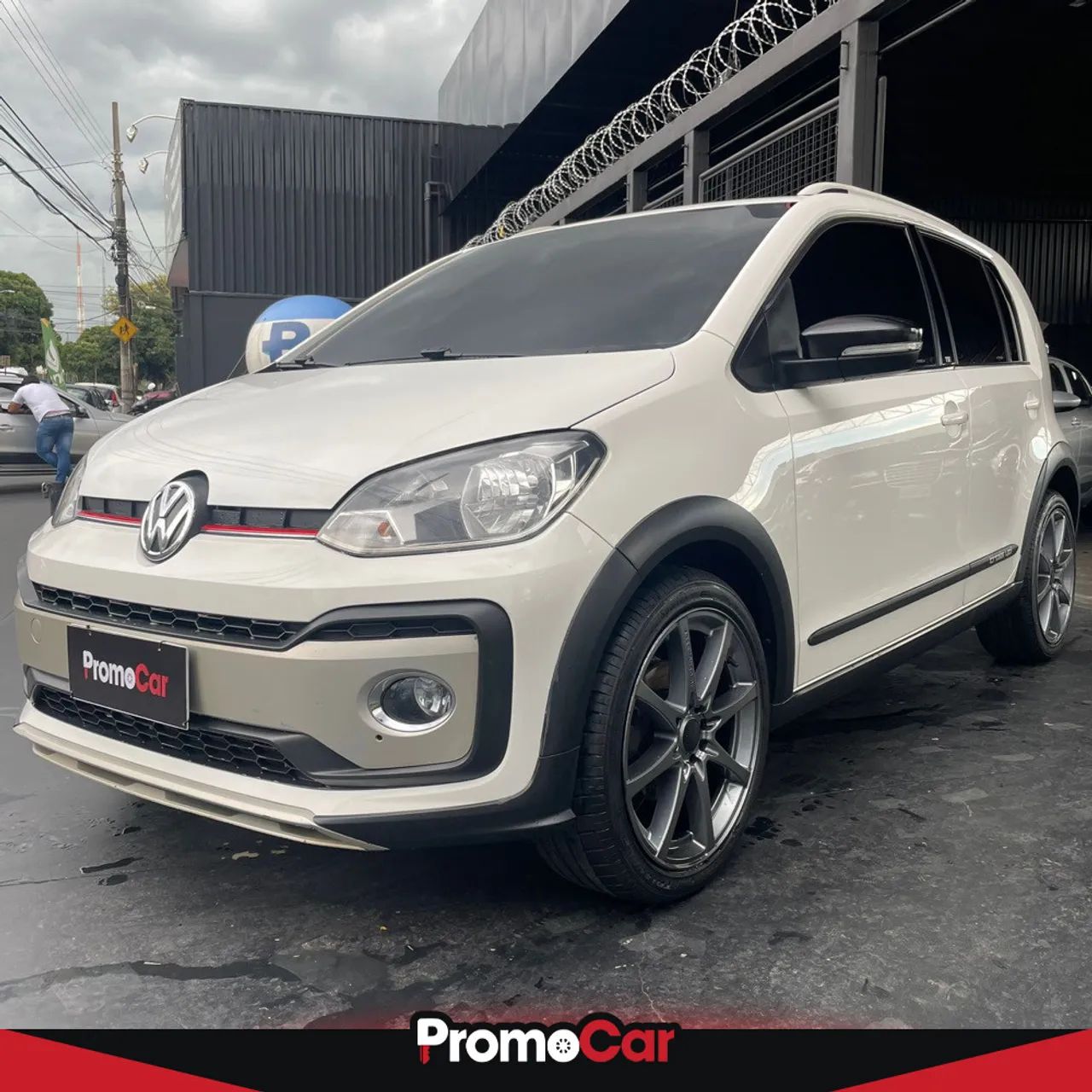 VOLKSWAGEN UP! 2018 Usados e Novos