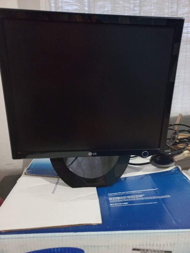 Base monitor lg flatron | +49 anúncios na OLX Brasil