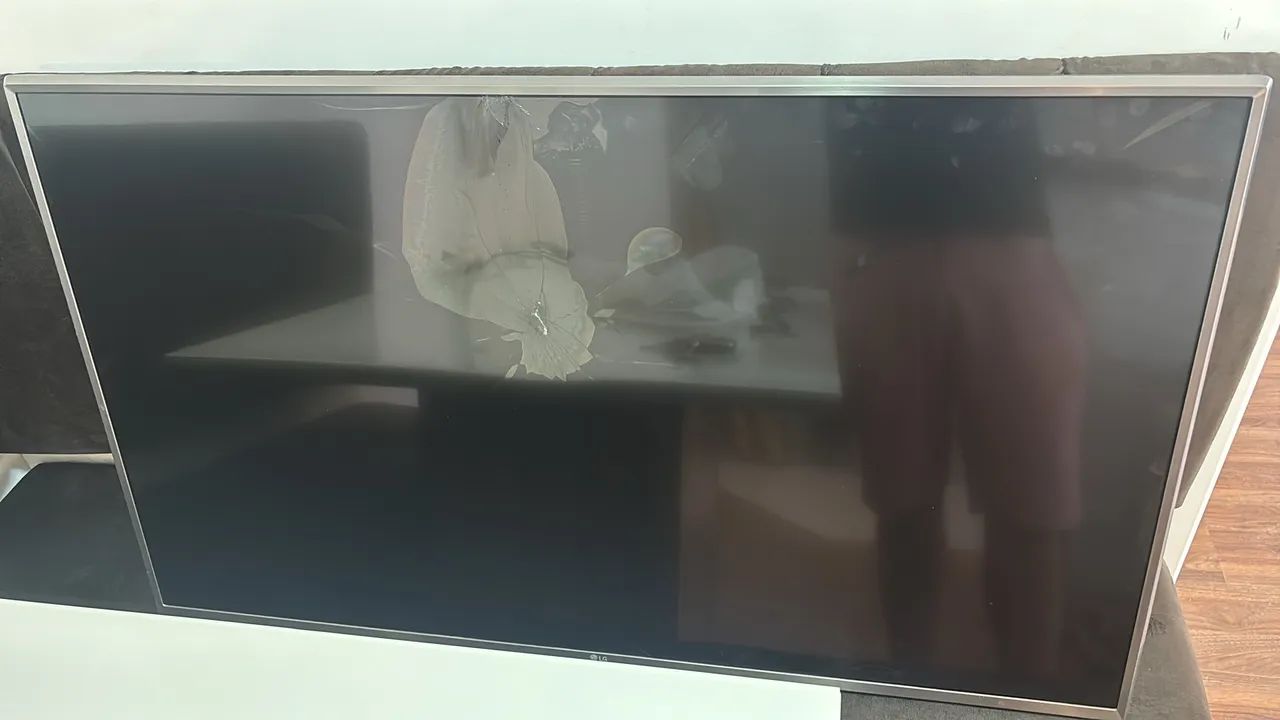 Vendo TV LG 50 polegadas Smart - Tela Quebrada - TVs - Cidade ...