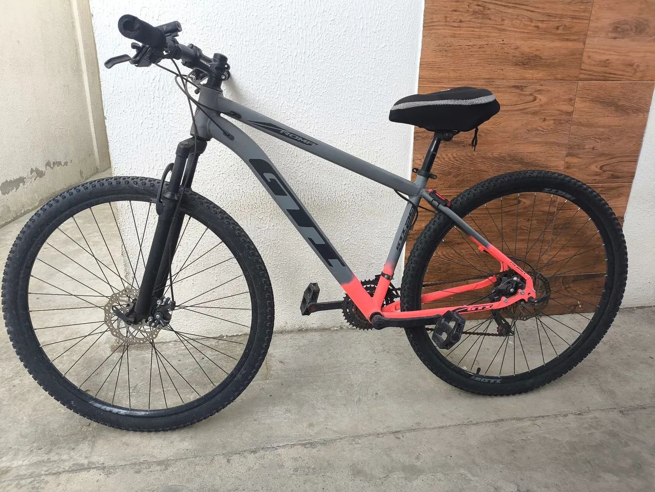 Bicicleta GTI aro 19. Quadro 17. Cor cinza com laranja. Usada ...