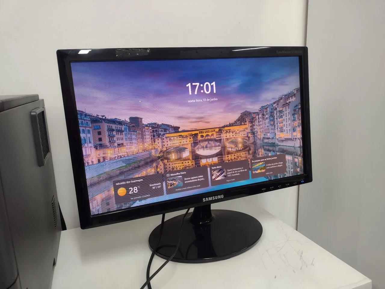 "monitor de 19 polegadas" - Monitores no Brasil