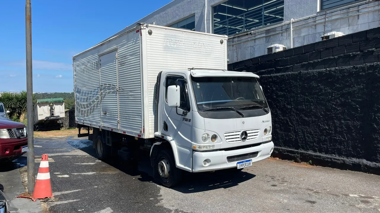 "mercedes 715" no Brasil