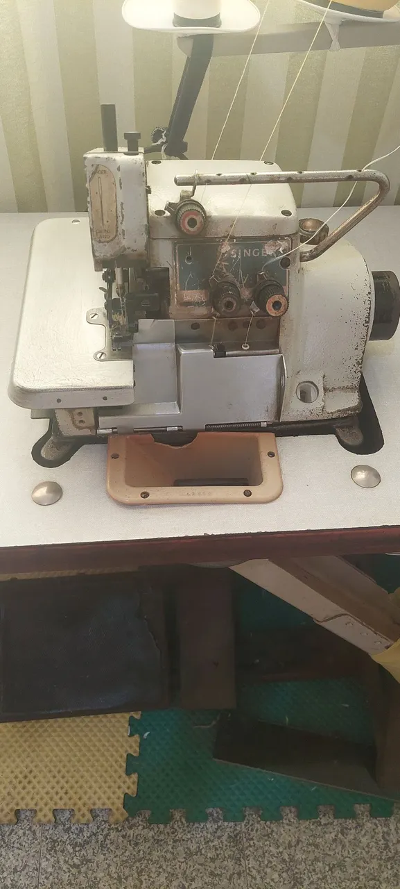 "maquina overlock industrial singer" - Máquinas para produção ...