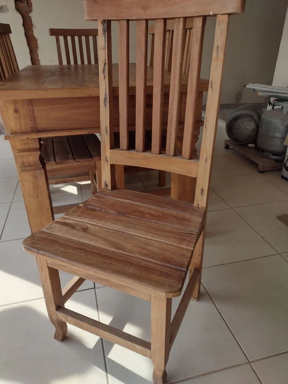 Mesa com 4 gavetas e 6 cadeiras de madeira peroba rosa - Mesas - São José do Barreto, Macaé ...