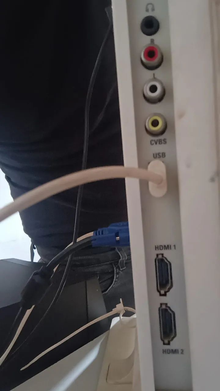 TV Monitor Philips 22" LED - HDMI - Funcionando perfeitamente - TVs ...