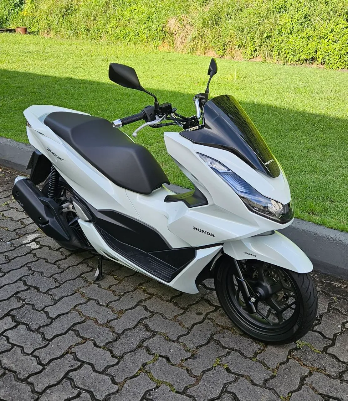Motos HONDA PCX 2024 no Brasil