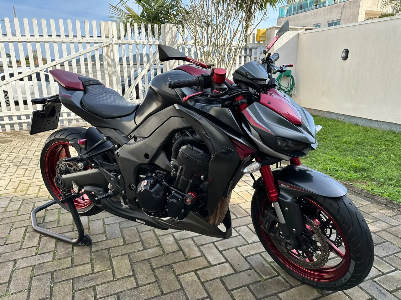 Motos KAWASAKI Z 1000 no Brasil