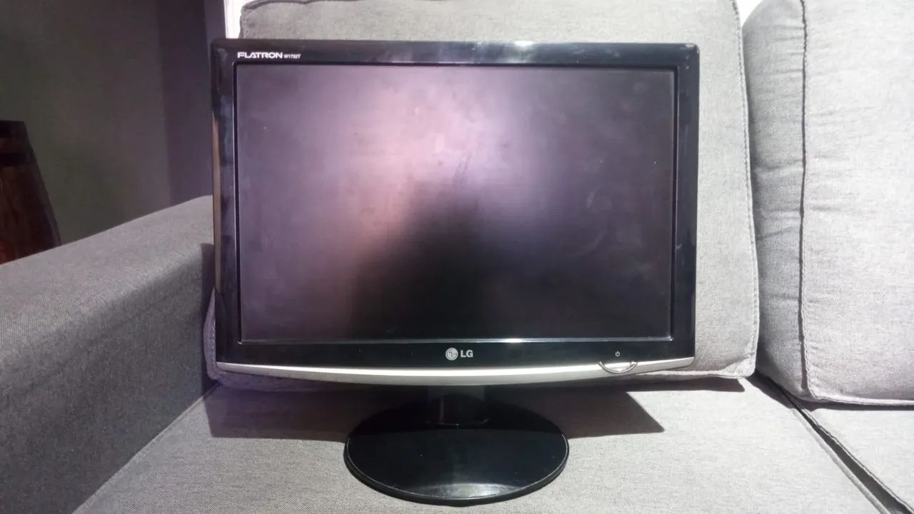 Monitor LG Flatron W1751T 17 polegadas - Monitores - Santo Amaro, São Paulo 1375427669 | OLX