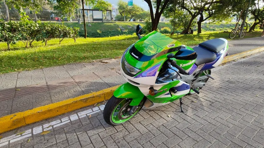 Motos KAWASAKI NINJA ZX-9R 900CC no Brasil