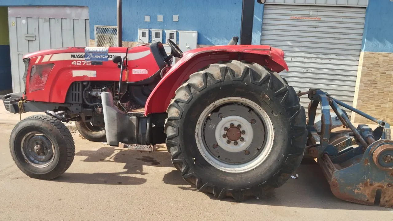 "trator 4275" no Brasil