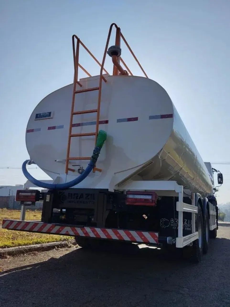 Tanque Pipa Sobre Chassi de 5.000 a 20.000 Litros - Caminhões ...