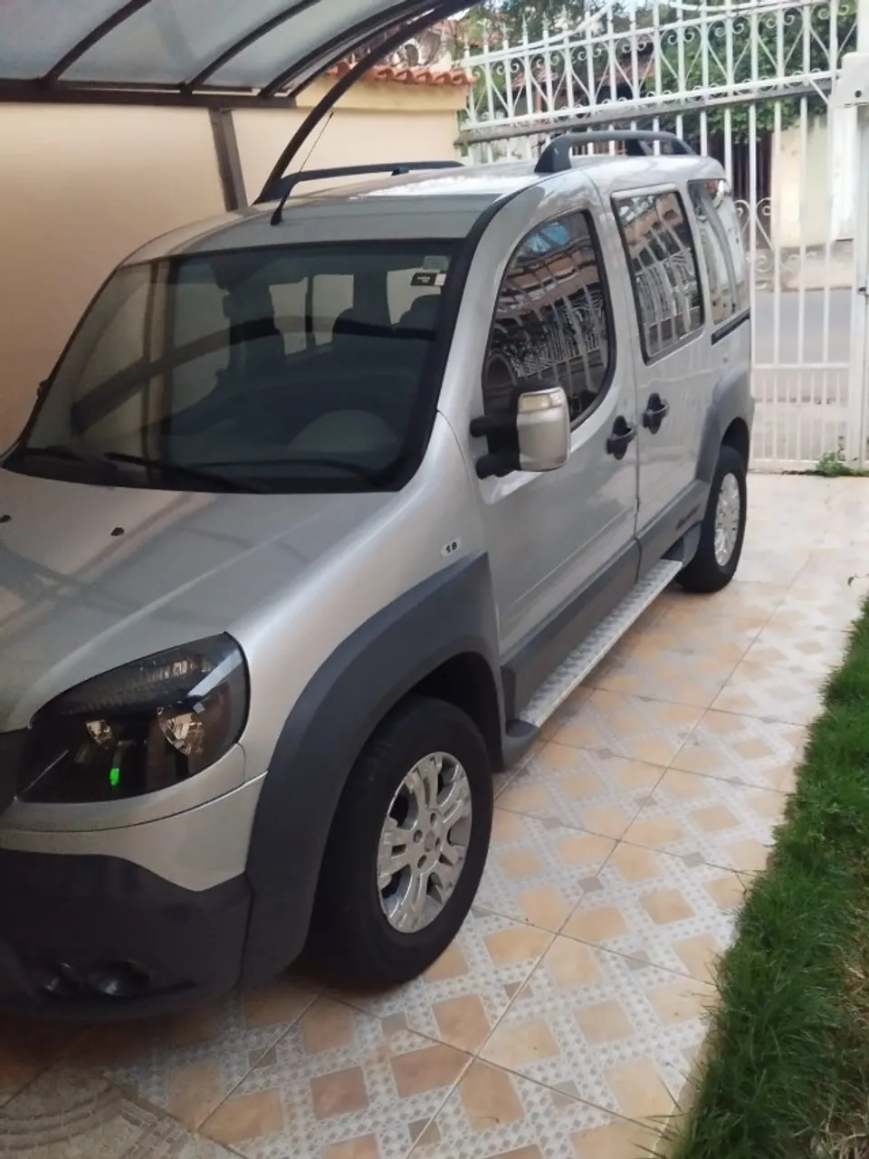 "carros com 6 lugares" no Brasil