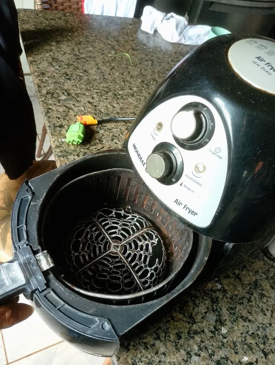 Vendo Air frier marca mondial tudo funcionando 3.5 LT bem conservada ...