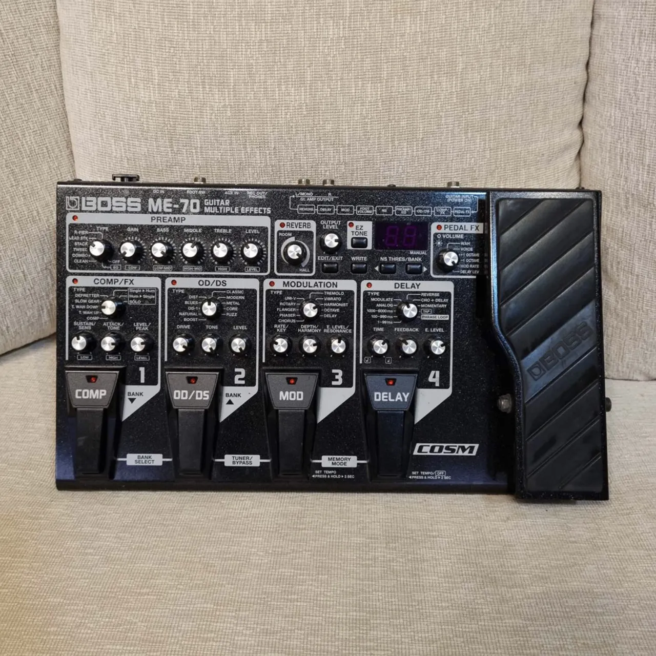 "pedaleira" - Instrumentos musicais no Brasil