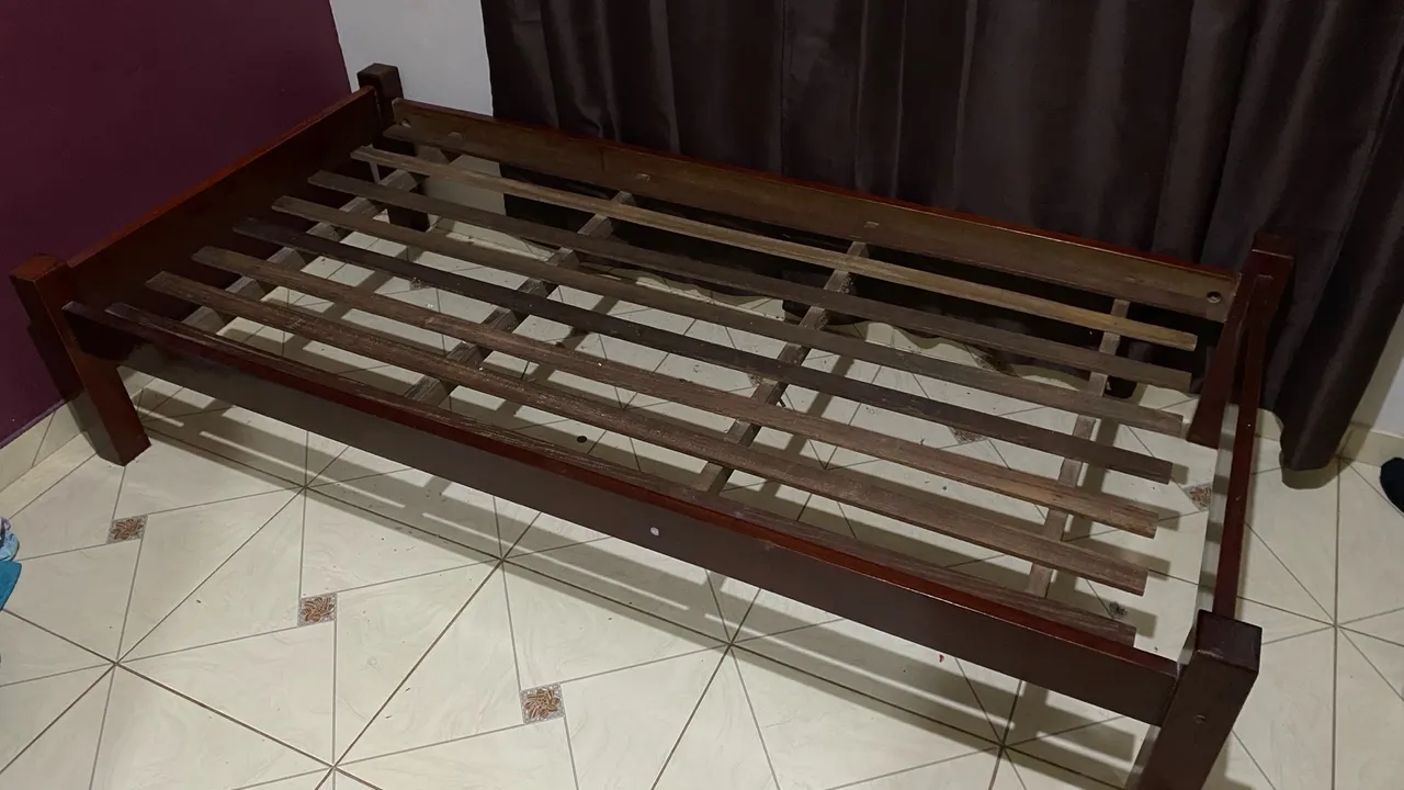 "estrado de madeira solteiro" - Camas e Colchões no Brasil