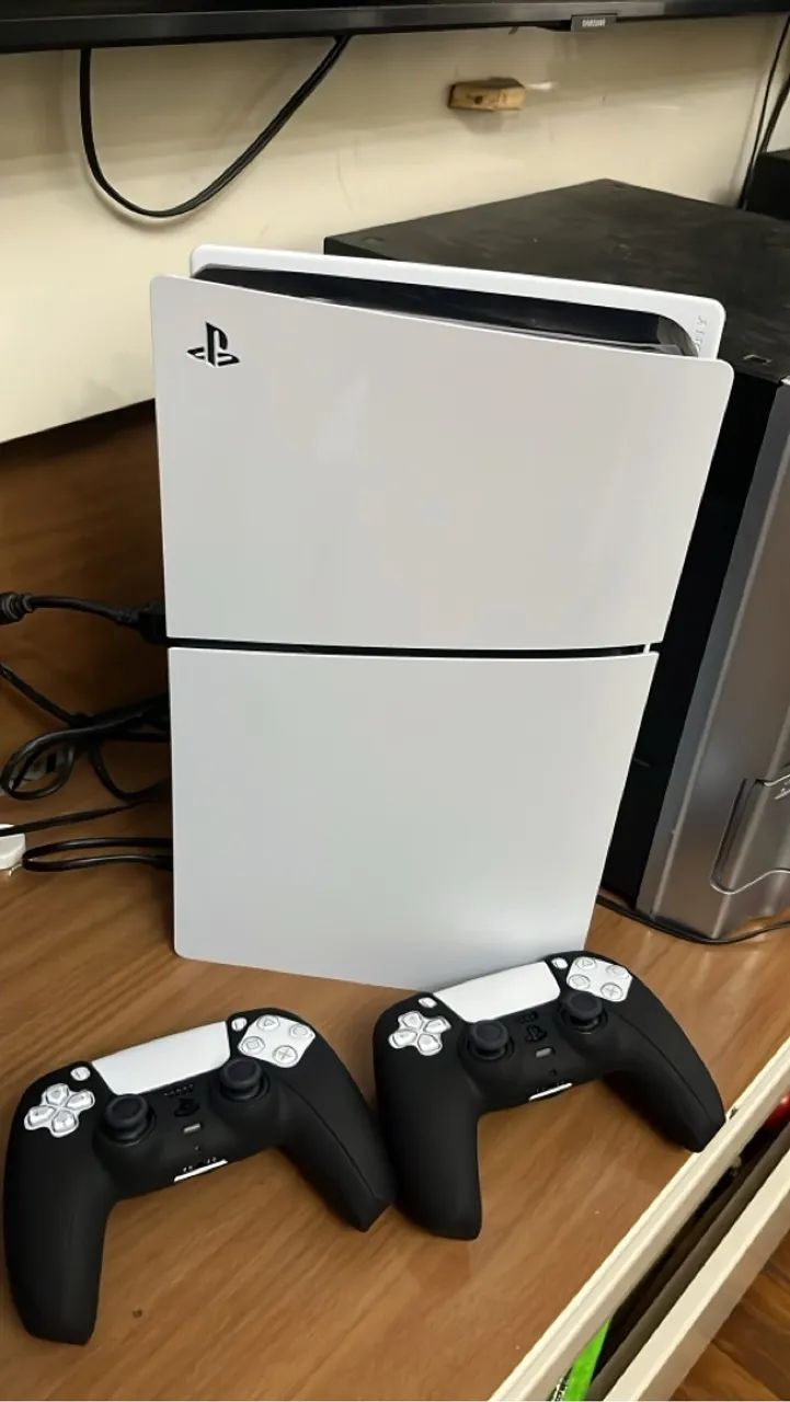 PlayStation 5 (PS5) com 2 Controles - Consoles de Vídeo Game - Vila Fachini, São Paulo ...