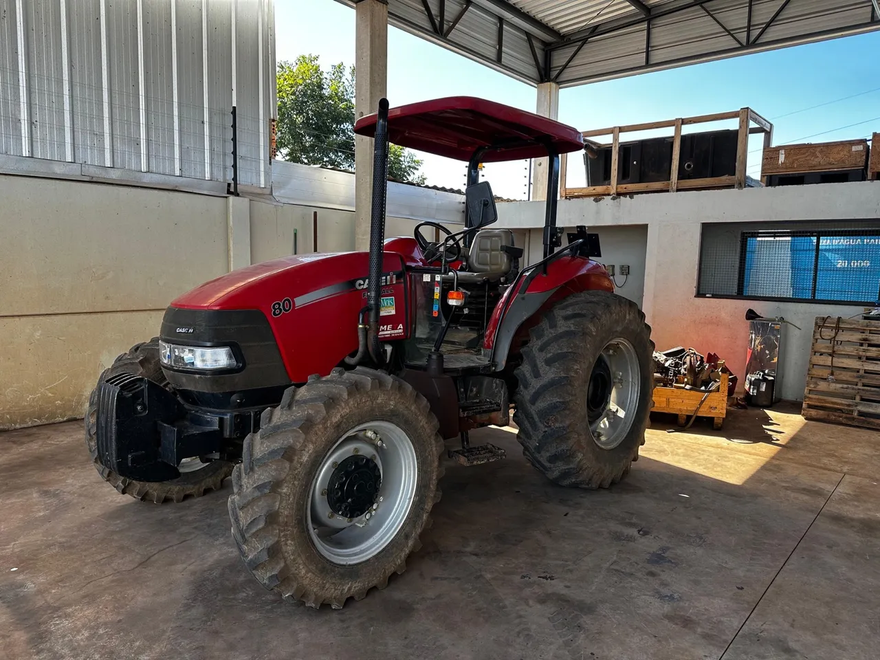 "trator case 80" - Tratores e máquinas agrícolas no Brasil