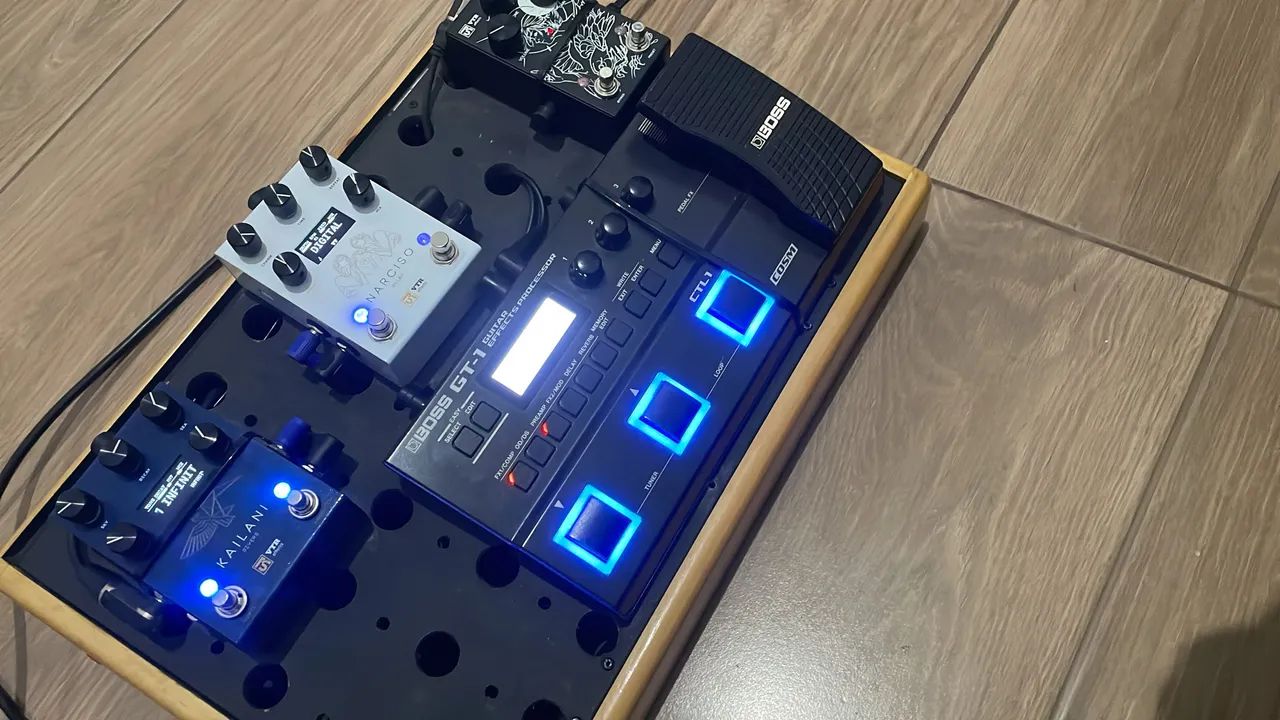 Kailani Reverb, Narciso Delay e Boss Gt1 + Fonte Mosky ISO 10 ...