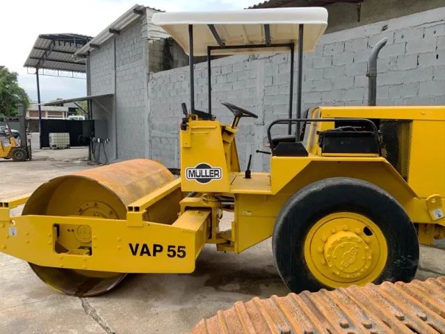 "rolo compactador" no Brasil