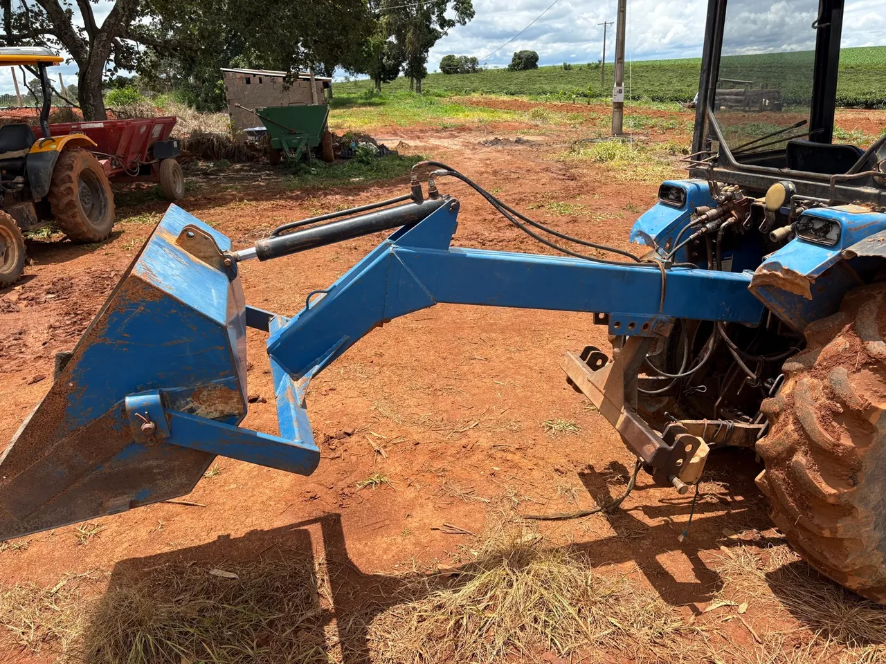 "trator com concha" - Tratores e máquinas agrícolas no Brasil