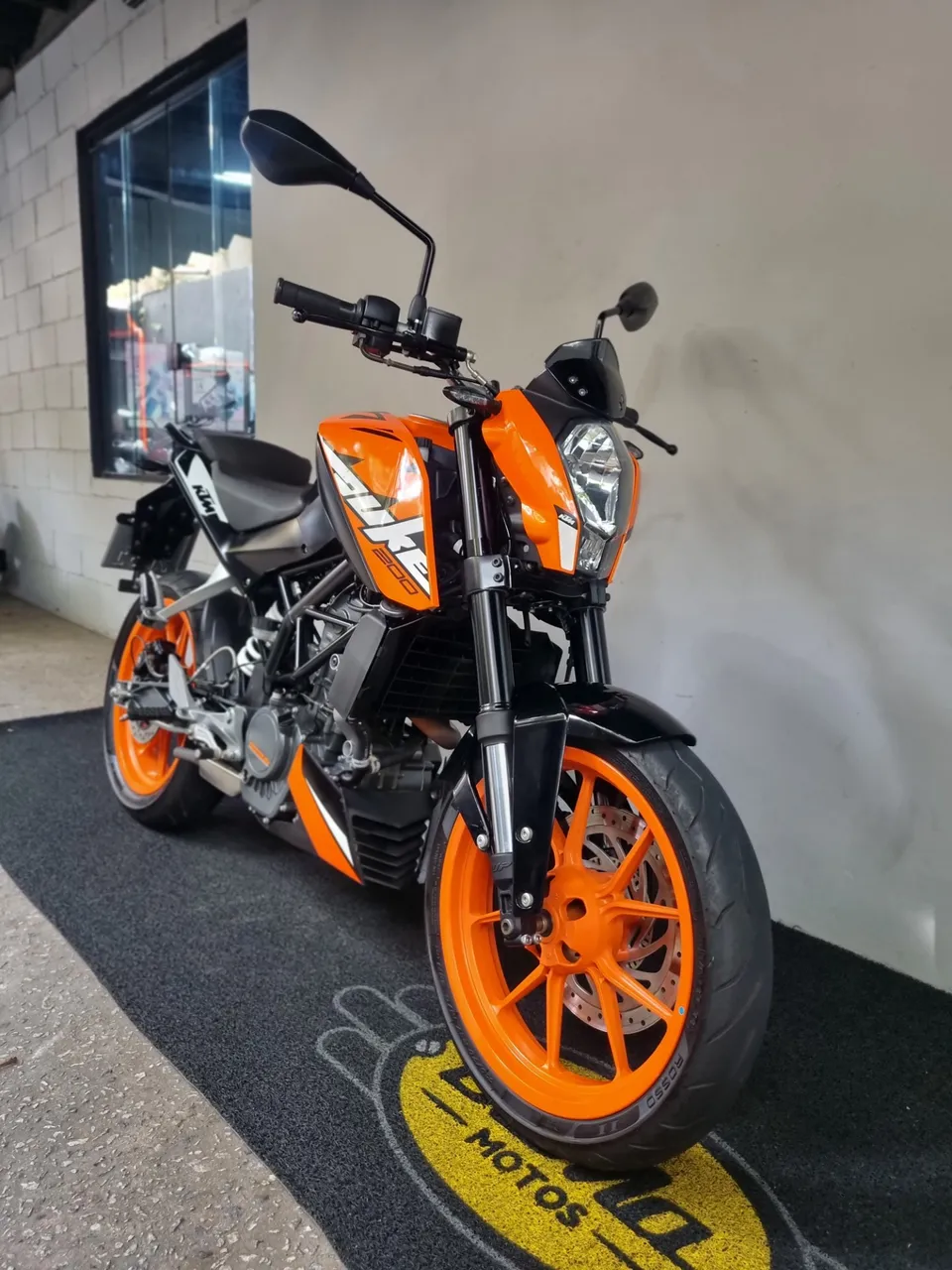 Motos KTM DUKE 200 no Brasil