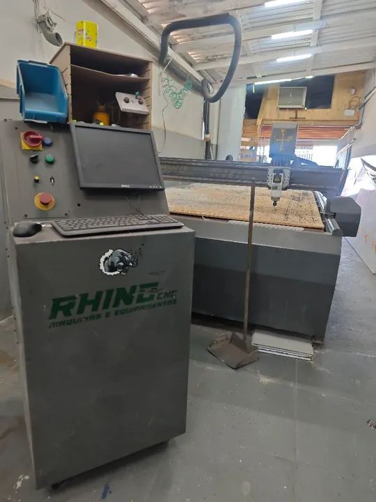 Máquina de Corte Rhino CNC router - Máquinas para produção industrial ...