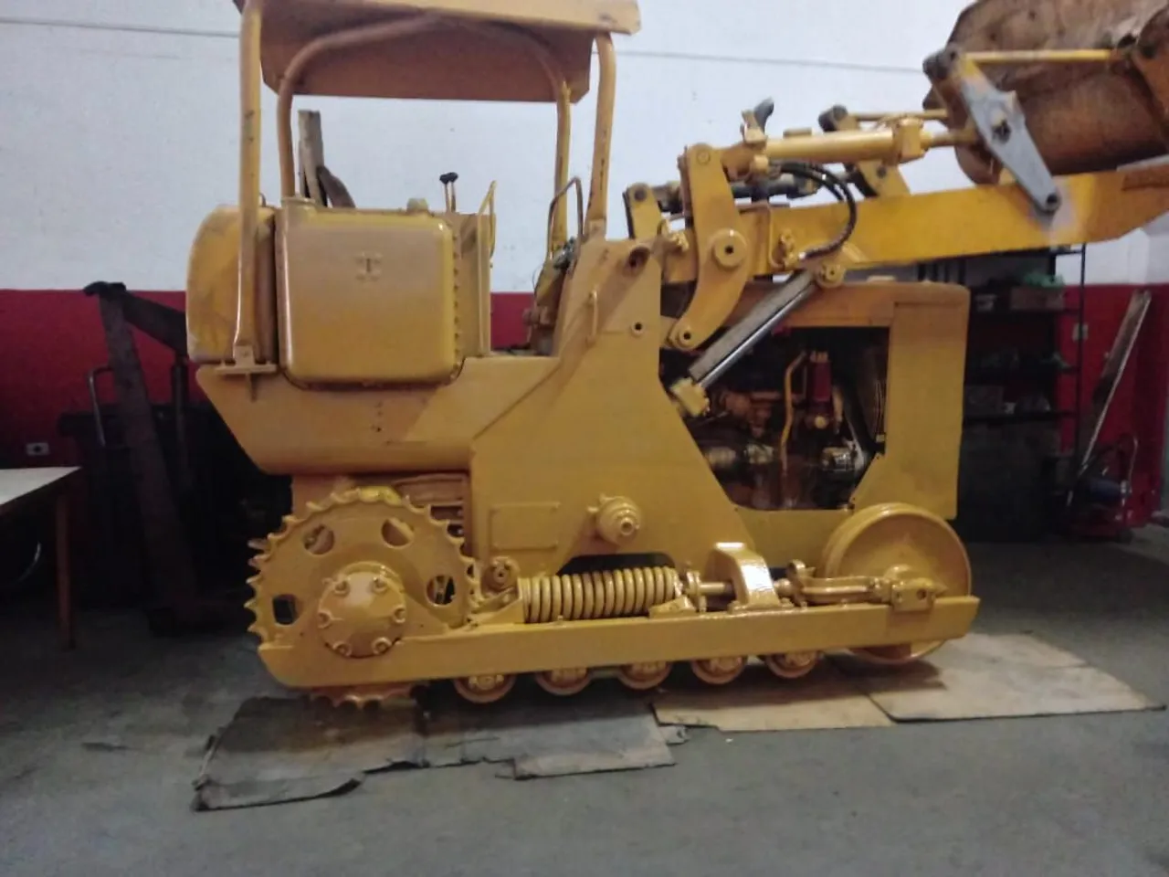 "trator de esteira d6" no Brasil