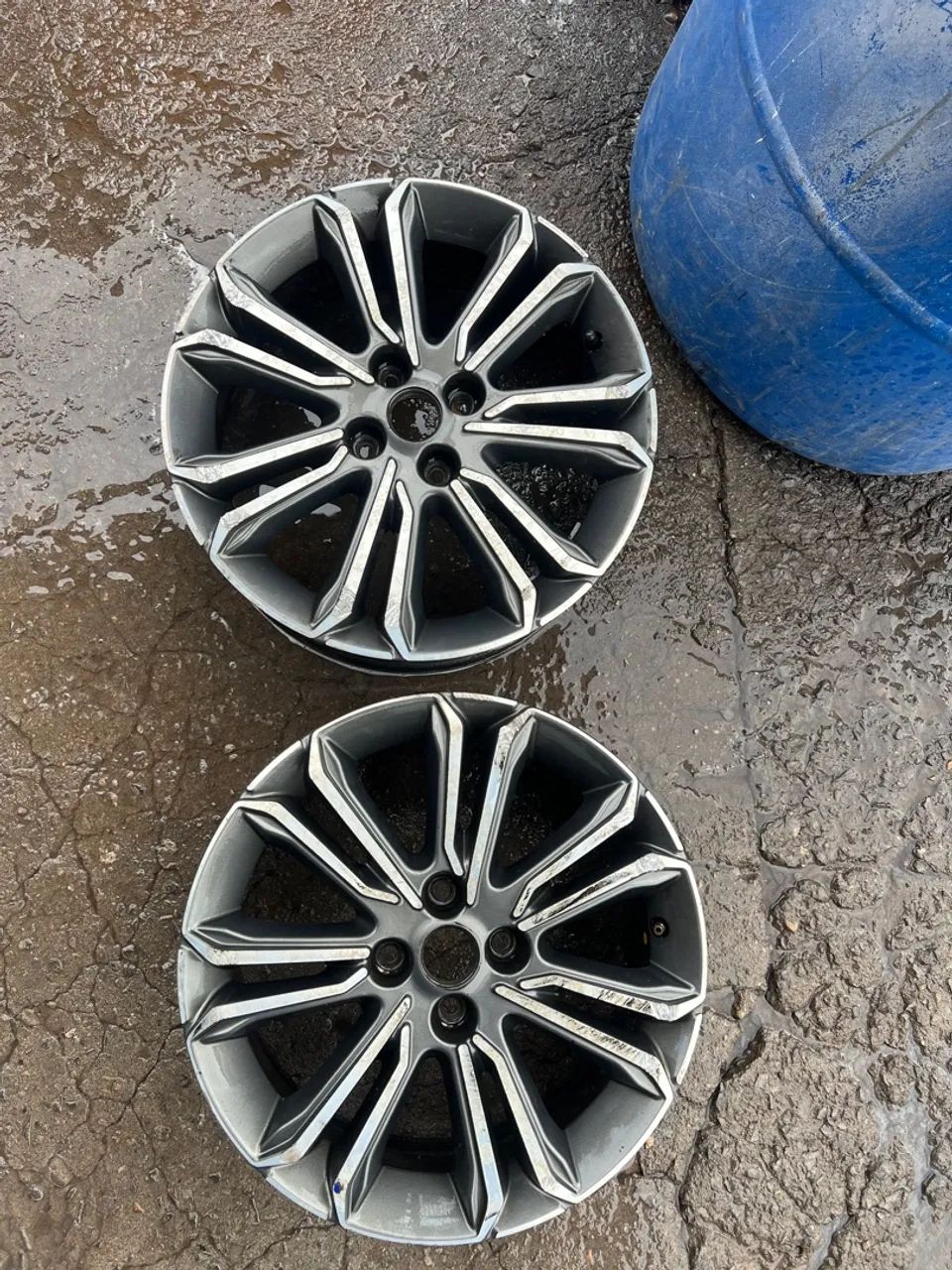 2 rodas 16 original do cronos - Carros, vans e utilitários - Portão ...