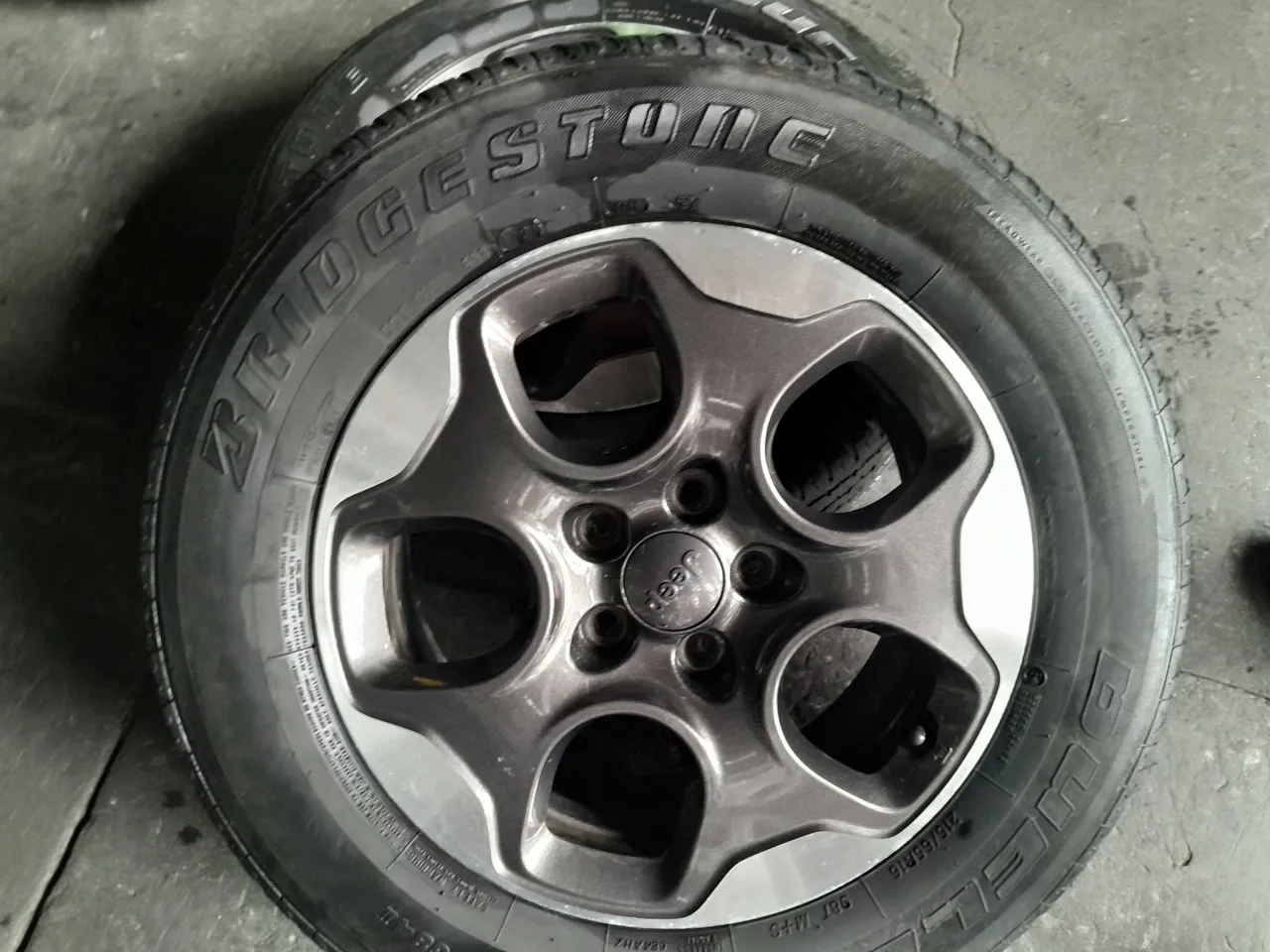 "roda jeep wrangler" - Peças para carros, vans e utilitários no Brasil