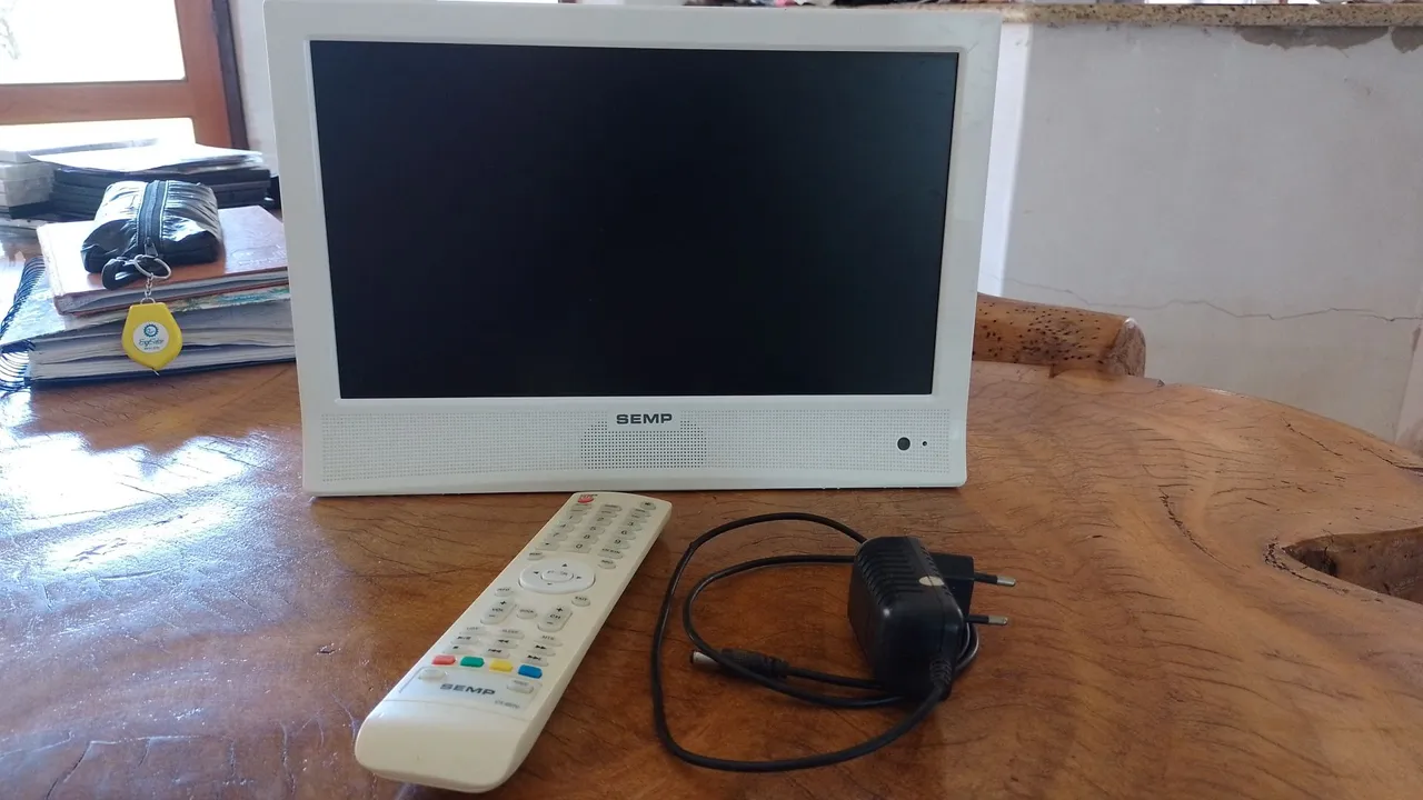 "televisao 14 polegadas smart" - TVs no Brasil