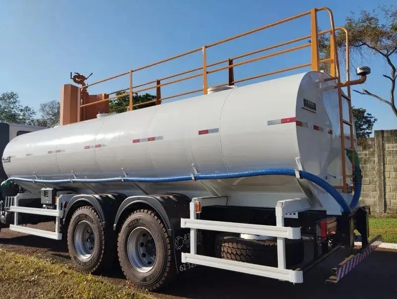 Tanque Pipa Sobre Chassi de 5.000 a 20.000 Litros - Caminhões ...