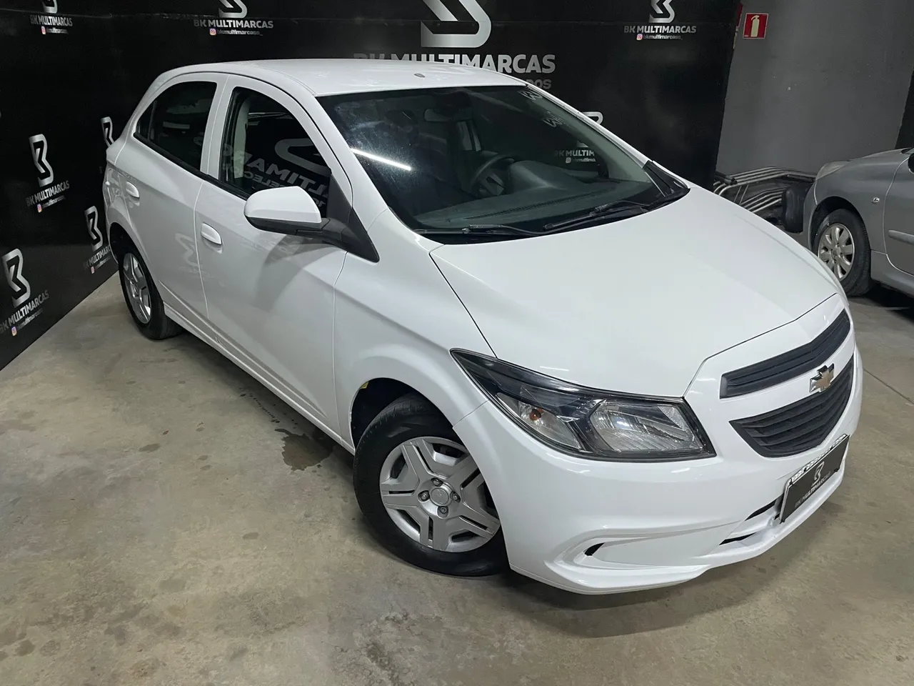 CHEVROLET ONIX 2018 Usados e Novos