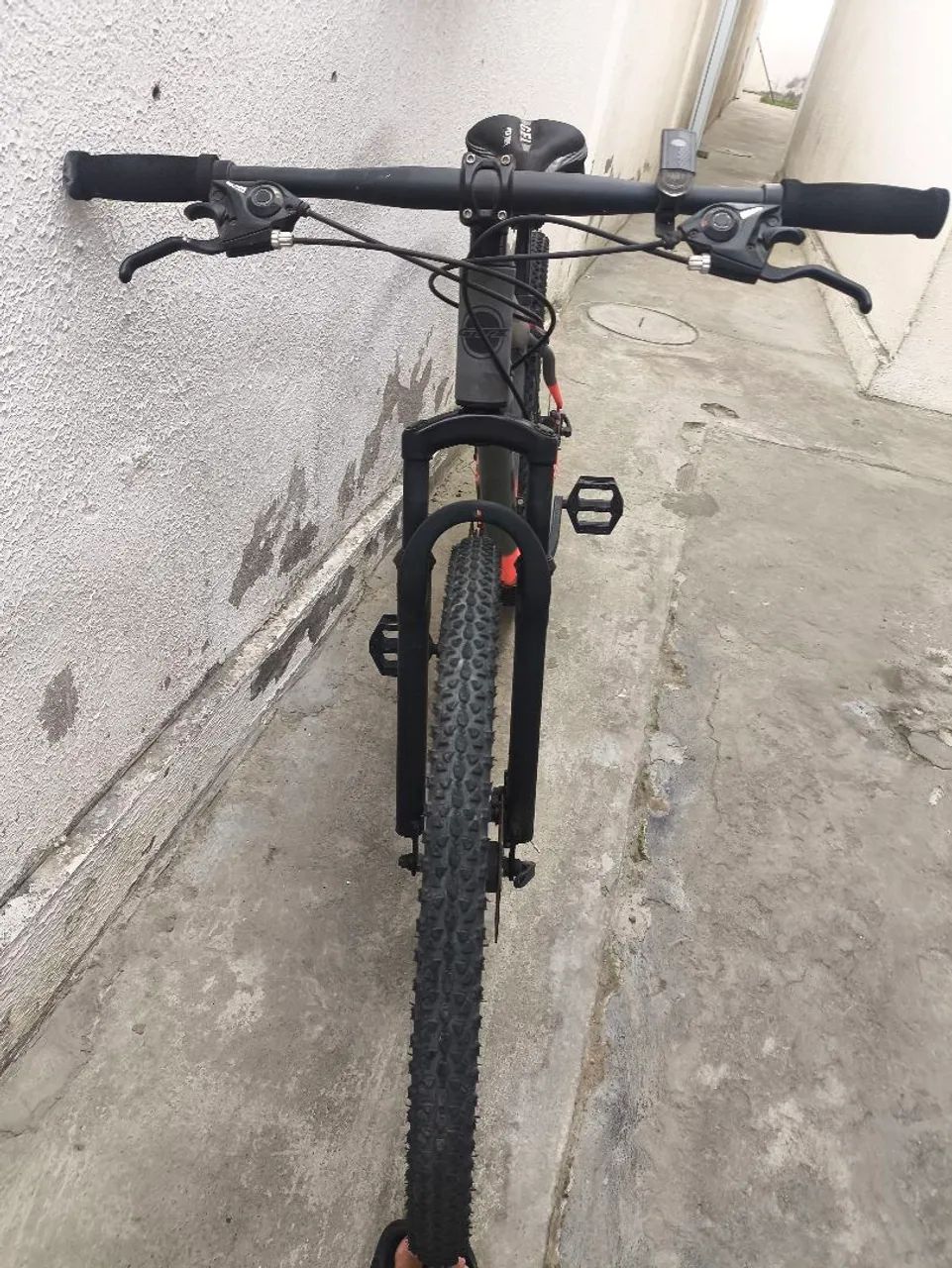 Bicicleta GTI aro 19. Quadro 17. Cor cinza com laranja. Usada ...