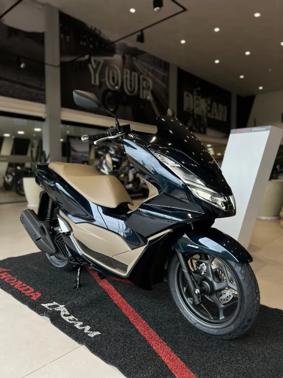 Motos HONDA PCX 2025 no Brasil