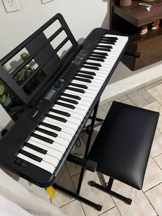 Teclado Musical Casio CTK-300 com suporte, banquinho, pedal sustain e ...