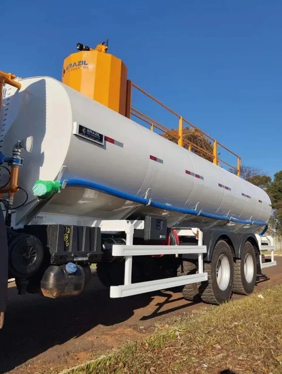 Tanque Pipa Sobre Chassi de 5.000 a 20.000 Litros - Caminhões ...