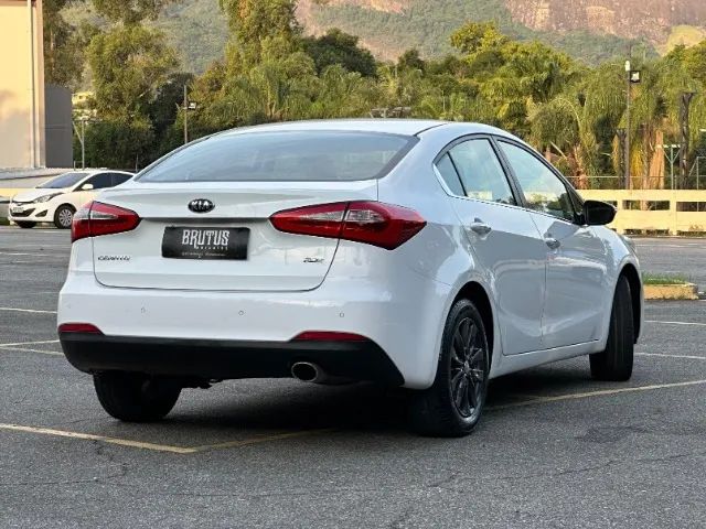 KIA MOTORS CERATO 2014 Usados e Novos