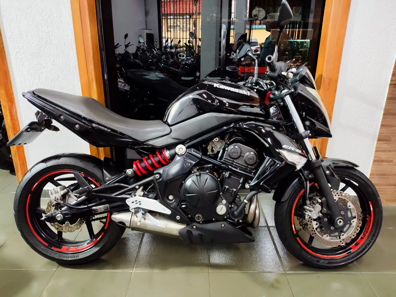 Motos KAWASAKI ER-6N 2010 no Brasil