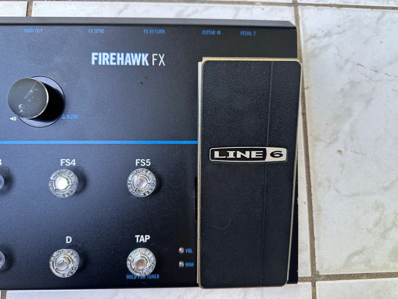 Pedaleira FIREHAWK FX Line 6 com fonte original - Instrumentos musicais ...