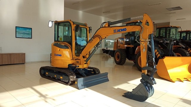 Mini Escavadeira - XCMG - XE35U - Máquinas pesadas para construção ...