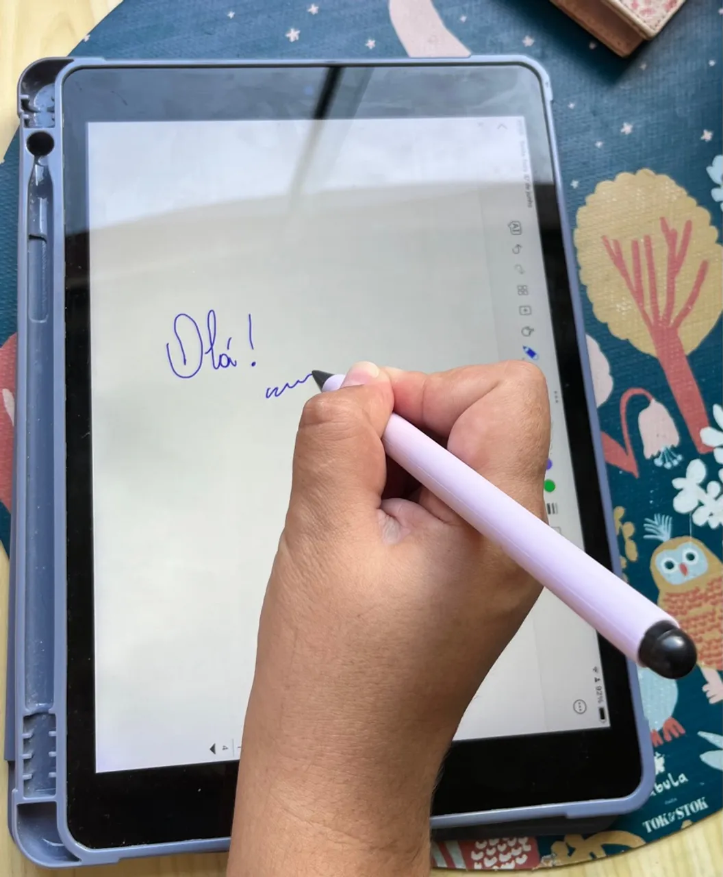 "ipad com a caneta" - Tablets e E-Readers no Brasil